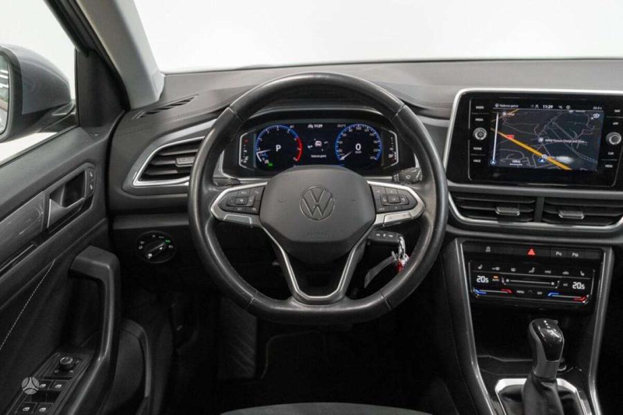 Grey Volkswagen T-Roc 2023 in Vilnius, with an engine capacity of 1.50 L and mileage of 129 thousand km for 22500 €, photo 10 on AUTOMOTO.COM.LV