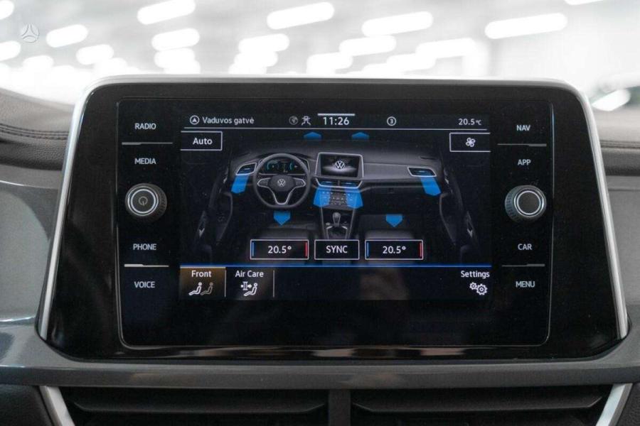 Grey Volkswagen T-Roc 2023 in Vilnius, with an engine capacity of 1.50 L and mileage of 129 thousand km for 22500 €, photo 15 on AUTOMOTO.COM.LV
