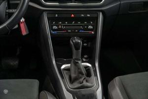 Grey Volkswagen T-Roc 2023 in Vilnius, with an engine capacity of 1.50 L and mileage of 129 thousand km for 22500 €, photo 16 on AUTOMOTO.COM.LV