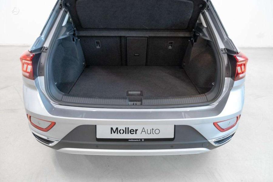 Grey Volkswagen T-Roc 2023 in Vilnius, with an engine capacity of 1.50 L and mileage of 129 thousand km for 22500 €, photo 18 on AUTOMOTO.COM.LV