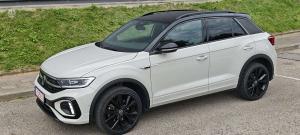 Grey Volkswagen T-Roc 2023 in Vilnius, with an engine capacity of 1.50 L and mileage of 200 thousand km for 19600 €, photo 4 on AUTOMOTO.COM.LV