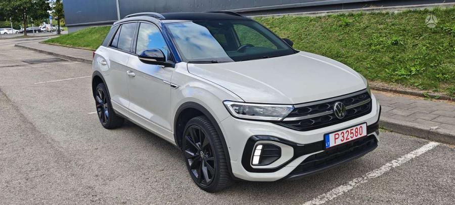 Grey Volkswagen T-Roc 2023 in Vilnius, with an engine capacity of 1.50 L and mileage of 200 thousand km for 19600 €, photo 9 on AUTOMOTO.COM.LV