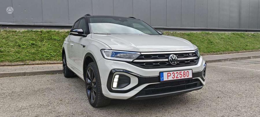 Grey Volkswagen T-Roc 2023 in Vilnius, with an engine capacity of 1.50 L and mileage of 200 thousand km for 19600 €, photo 12 on AUTOMOTO.COM.LV