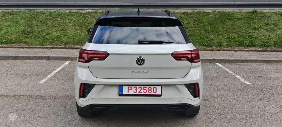 Grey Volkswagen T-Roc 2023 in Vilnius, with an engine capacity of 1.50 L and mileage of 200 thousand km for 19600 €, photo 14 on AUTOMOTO.COM.LV
