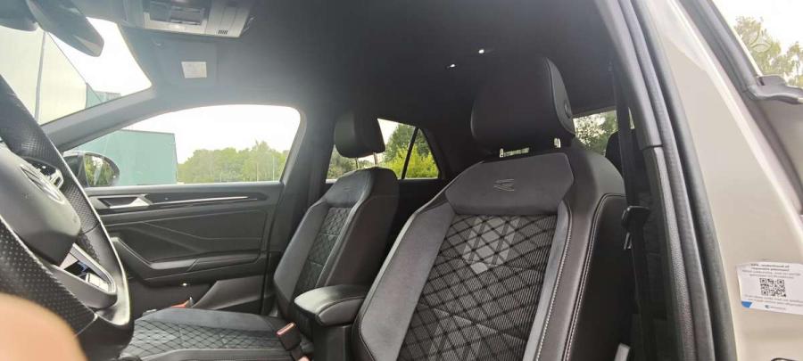 Grey Volkswagen T-Roc 2023 in Vilnius, with an engine capacity of 1.50 L and mileage of 200 thousand km for 19600 €, photo 19 on AUTOMOTO.COM.LV