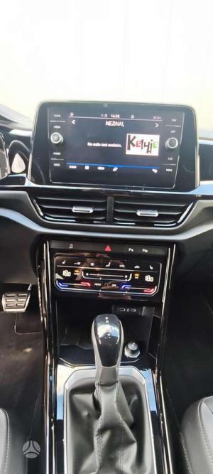 Grey Volkswagen T-Roc 2023 in Vilnius, with an engine capacity of 1.50 L and mileage of 200 thousand km for 19600 €, photo 22 on AUTOMOTO.COM.LV