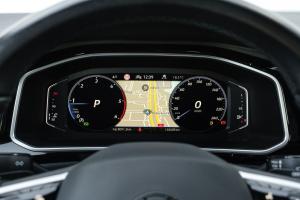 Pelēks Volkswagen T-Roc 2023 Rīga, ar dzinēja tilpumu 2.00 L un nobraukumu 120 tūkst. km par 25500 €, foto 14 vietnē AUTOMOTO.COM.LV