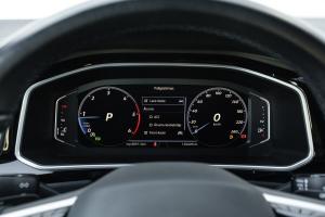 Pelēks Volkswagen T-Roc 2023 Rīga, ar dzinēja tilpumu 2.00 L un nobraukumu 120 tūkst. km par 25500 €, foto 15 vietnē AUTOMOTO.COM.LV
