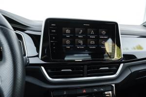 Pelēks Volkswagen T-Roc 2023 Rīga, ar dzinēja tilpumu 2.00 L un nobraukumu 120 tūkst. km par 25500 €, foto 19 vietnē AUTOMOTO.COM.LV