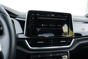 Pelēks Volkswagen T-Roc 2023 Rīga, ar dzinēja tilpumu 2.00 L un nobraukumu 120 tūkst. km par 25500 €, foto 20 vietnē AUTOMOTO.COM.LV