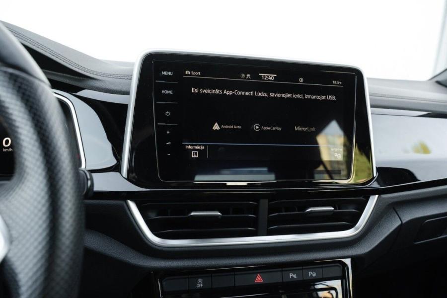 Pelēks Volkswagen T-Roc 2023 Rīga, ar dzinēja tilpumu 2.00 L un nobraukumu 120 tūkst. km par 25500 €, foto 20 vietnē AUTOMOTO.COM.LV