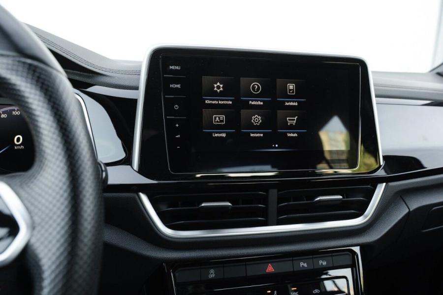 Pelēks Volkswagen T-Roc 2023 Rīga, ar dzinēja tilpumu 2.00 L un nobraukumu 120 tūkst. km par 25500 €, foto 23 vietnē AUTOMOTO.COM.LV