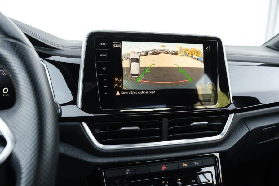 Pelēks Volkswagen T-Roc 2023 Rīga, ar dzinēja tilpumu 2.00 L un nobraukumu 120 tūkst. km par 25500 €, foto 26 vietnē AUTOMOTO.COM.LV