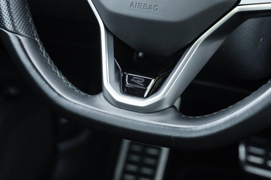 Pelēks Volkswagen T-Roc 2023 Rīga, ar dzinēja tilpumu 2.00 L un nobraukumu 120 tūkst. km par 25500 €, foto 29 vietnē AUTOMOTO.COM.LV