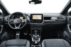 Pelēks Volkswagen T-Roc 2023 Rīga, ar dzinēja tilpumu 2.00 L un nobraukumu 120 tūkst. km par 25500 €, foto 30 vietnē AUTOMOTO.COM.LV