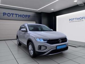Grey Volkswagen T-Roc 2024 in Kaunas, with an engine capacity of 1.00 L and mileage of 12 thousand km for 26496 €, photo 7 on AUTOMOTO.COM.LV