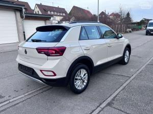 Grey Volkswagen T-Roc 2024 in Kaunas, with an engine capacity of 1.50 L and mileage of 31 thousand km for 27231 €, photo 5 on AUTOMOTO.COM.LV