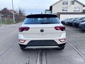Grey Volkswagen T-Roc 2024 in Kaunas, with an engine capacity of 1.50 L and mileage of 31 thousand km for 27231 €, photo 6 on AUTOMOTO.COM.LV