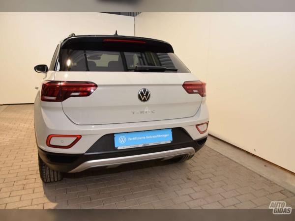 Grey Volkswagen T-Roc 2024 in Kaunas, with an engine capacity of 1.50 L and mileage of 15 thousand km for 32587 €, photo 4 on AUTOMOTO.COM.LV