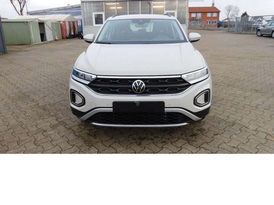 Grey Volkswagen T-Roc 2024 in Kaunas, with an engine capacity of 1.50 L and mileage of 36 thousand km for 26924 €, photo 3 on AUTOMOTO.COM.LV