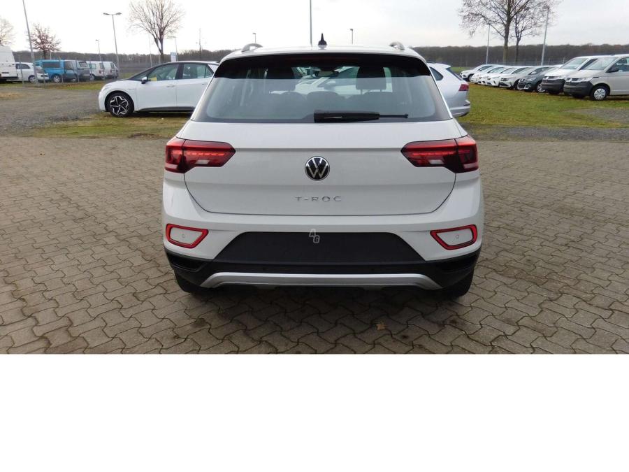 Grey Volkswagen T-Roc 2024 in Kaunas, with an engine capacity of 1.50 L and mileage of 36 thousand km for 26924 €, photo 4 on AUTOMOTO.COM.LV
