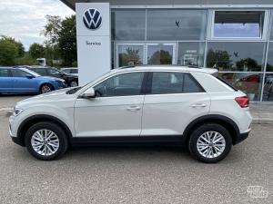 Pelēks Volkswagen T-Roc 2024 Kauņa, ar dzinēja tilpumu 1.50 L un nobraukumu 27 tūkst. km par 28881 €, foto 2 vietnē AUTOMOTO.COM.LV