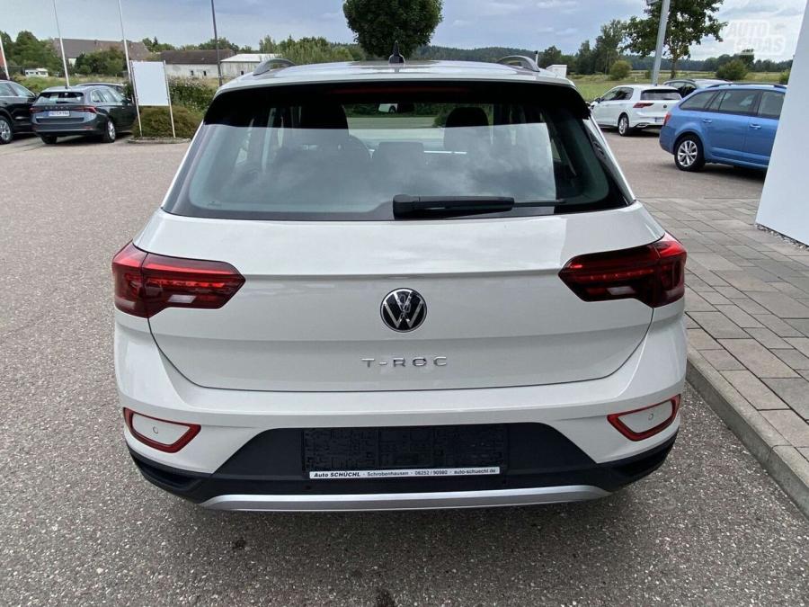 Pelēks Volkswagen T-Roc 2024 Kauņa, ar dzinēja tilpumu 1.50 L un nobraukumu 27 tūkst. km par 28881 €, foto 4 vietnē AUTOMOTO.COM.LV