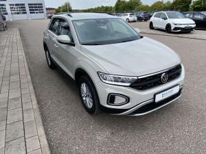 Pelēks Volkswagen T-Roc 2024 Kauņa, ar dzinēja tilpumu 1.50 L un nobraukumu 27 tūkst. km par 28881 €, foto 7 vietnē AUTOMOTO.COM.LV