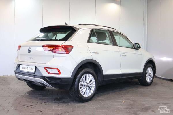 Pelēks Volkswagen T-Roc 2024 Kauņa, ar dzinēja tilpumu 1.50 L un nobraukumu 34 tūkst. km par 26190 €, foto 4 vietnē AUTOMOTO.COM.LV