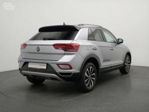 Pelēks Volkswagen T-Roc 2024 Kauņa, ar dzinēja tilpumu 1.50 L un nobraukumu 19 tūkst. km par 32679 €, foto 2 vietnē AUTOMOTO.COM.LV