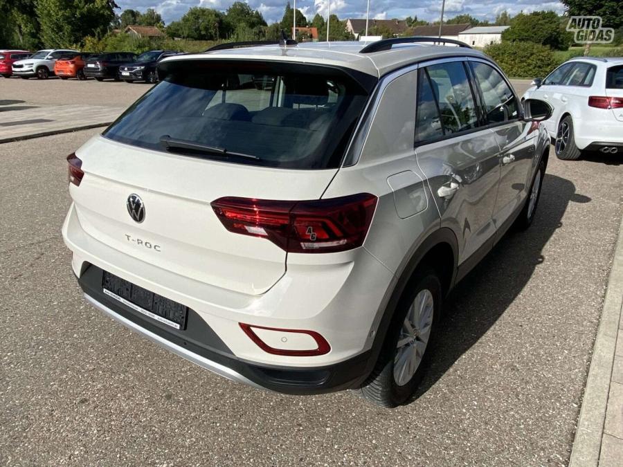 Pelēks Volkswagen T-Roc 2024 Kauņa, ar dzinēja tilpumu 1.50 L un nobraukumu 30 tūkst. km par 28881 €, foto 5 vietnē AUTOMOTO.COM.LV