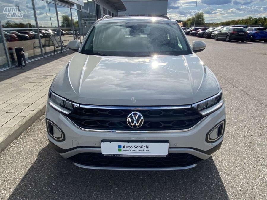Pelēks Volkswagen T-Roc 2024 Kauņa, ar dzinēja tilpumu 1.50 L un nobraukumu 30 tūkst. km par 28881 €, foto 6 vietnē AUTOMOTO.COM.LV