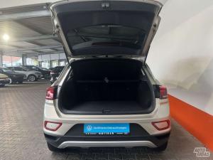 Grey Volkswagen T-Roc 2024 in Kaunas, with an engine capacity of 1.50 L and mileage of 16 thousand km for 33209 €, photo 9 on AUTOMOTO.COM.LV