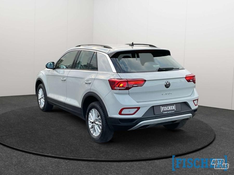 Pelēks Volkswagen T-Roc 2024 Kauņa, ar dzinēja tilpumu 1.50 L un nobraukumu 26 tūkst. km par 28843 €, foto 4 vietnē AUTOMOTO.COM.LV