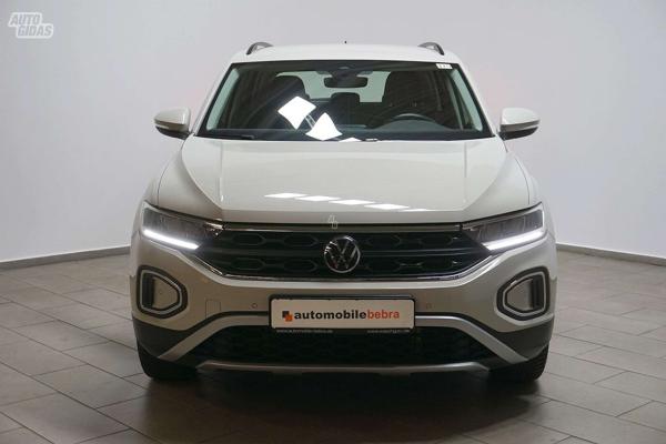 Grey Volkswagen T-Roc 2024 in Kaunas, with an engine capacity of 1.50 L and mileage of 31 thousand km for 24965 €, photo 2 on AUTOMOTO.COM.LV
