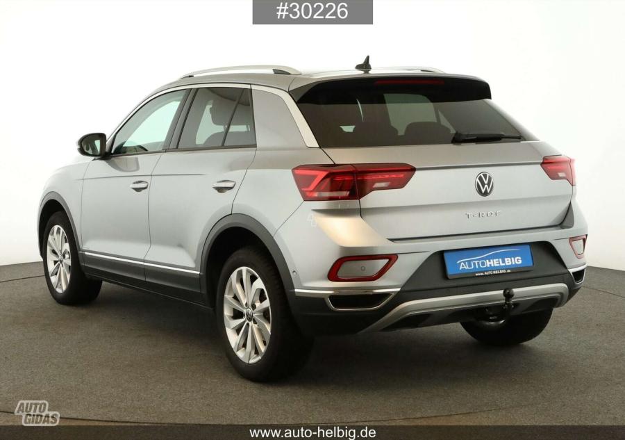Grey Volkswagen T-Roc 2024 in Kaunas, with an engine capacity of 2.00 L and mileage of 49 thousand km for 29497 €, photo 3 on AUTOMOTO.COM.LV