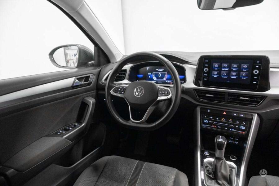 Pelēks Volkswagen T-Roc 2024 Viļņa, ar dzinēja tilpumu 1.50 L un nobraukumu 40 tūkst. km par 23900 €, foto 10 vietnē AUTOMOTO.COM.LV