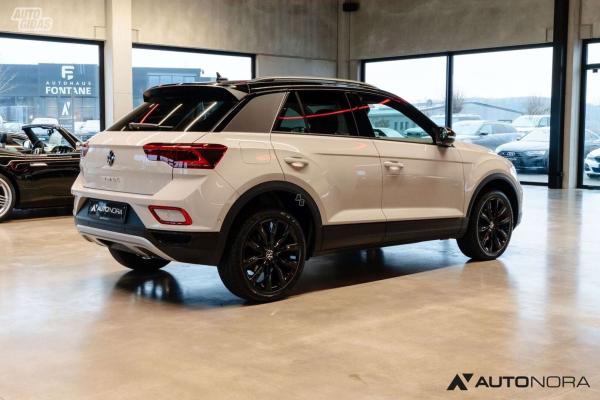 Pelēks Volkswagen T-Roc 2024 Kauņa, ar dzinēja tilpumu 1.50 L un nobraukumu 26 tūkst. km par 32597 €, foto 4 vietnē AUTOMOTO.COM.LV