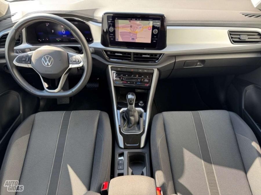 Grey Volkswagen T-Roc 2024 in Kaunas, with an engine capacity of 1.50 L and mileage of 14 thousand km for 31516 €, photo 15 on AUTOMOTO.COM.LV