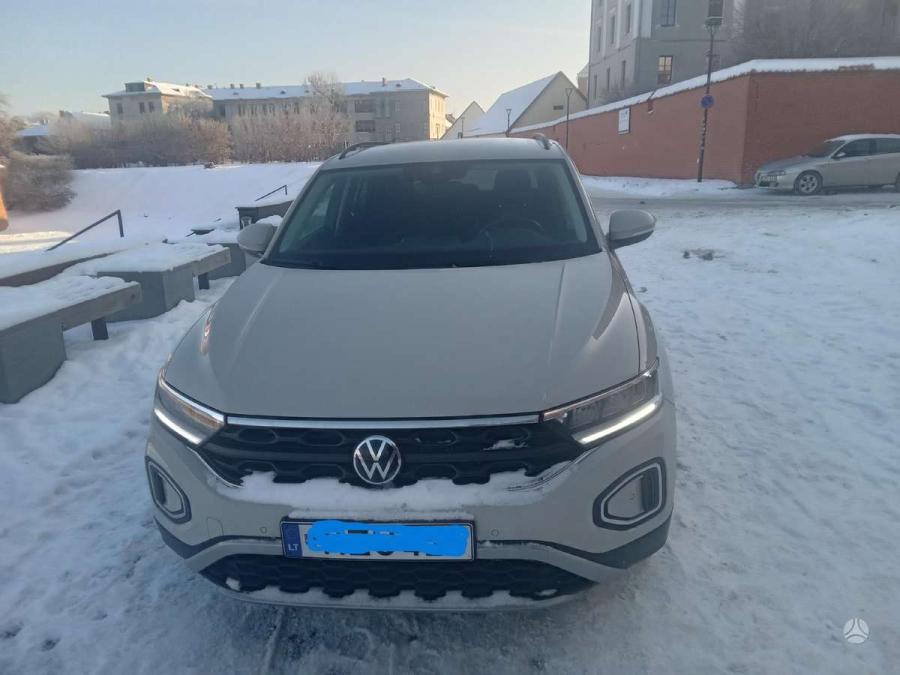 Pelēks Volkswagen T-Roc 2024 Kauņa, ar dzinēja tilpumu 1.50 L un nobraukumu 37 tūkst. km par 21300 €, foto 7 vietnē AUTOMOTO.COM.LV
