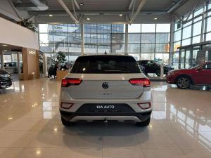 Grey Volkswagen T-Roc 2024 in Vilnius, with an engine capacity of 1.50 L and mileage of 38 thousand km for 23990 €, photo 4 on AUTOMOTO.COM.LV