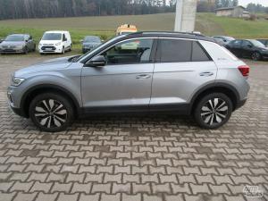 Grey Volkswagen T-Roc 2025 in Kaunas, with an engine capacity of 2.00 L and mileage of 14 thousand km for 32171 €, photo 2 on AUTOMOTO.COM.LV