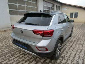 Grey Volkswagen T-Roc 2025 in Kaunas, with an engine capacity of 2.00 L and mileage of 14 thousand km for 32171 €, photo 5 on AUTOMOTO.COM.LV