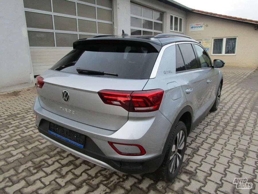 Grey Volkswagen T-Roc 2025 in Kaunas, with an engine capacity of 2.00 L and mileage of 14 thousand km for 32171 €, photo 5 on AUTOMOTO.COM.LV