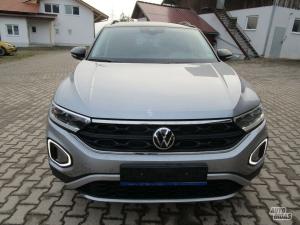 Grey Volkswagen T-Roc 2025 in Kaunas, with an engine capacity of 2.00 L and mileage of 14 thousand km for 32171 €, photo 6 on AUTOMOTO.COM.LV