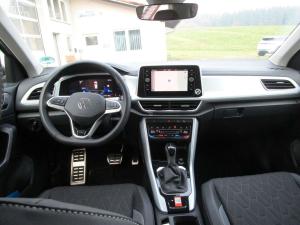 Grey Volkswagen T-Roc 2025 in Kaunas, with an engine capacity of 2.00 L and mileage of 14 thousand km for 32171 €, photo 12 on AUTOMOTO.COM.LV