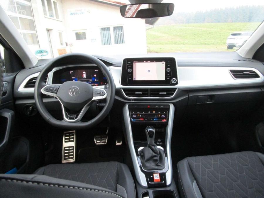 Grey Volkswagen T-Roc 2025 in Kaunas, with an engine capacity of 2.00 L and mileage of 14 thousand km for 32171 €, photo 12 on AUTOMOTO.COM.LV
