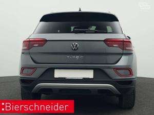 Pelēks Volkswagen T-Roc 2025 Kauņa, ar dzinēja tilpumu 1.50 L un nobraukumu 18 tūkst. km par 32443 €, foto 4 vietnē AUTOMOTO.COM.LV