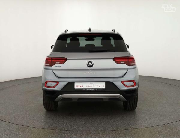 Pelēks Volkswagen T-Roc 2025 Kauņa, ar dzinēja tilpumu 1.50 L un nobraukumu 15 tūkst. km par 31557 €, foto 4 vietnē AUTOMOTO.COM.LV