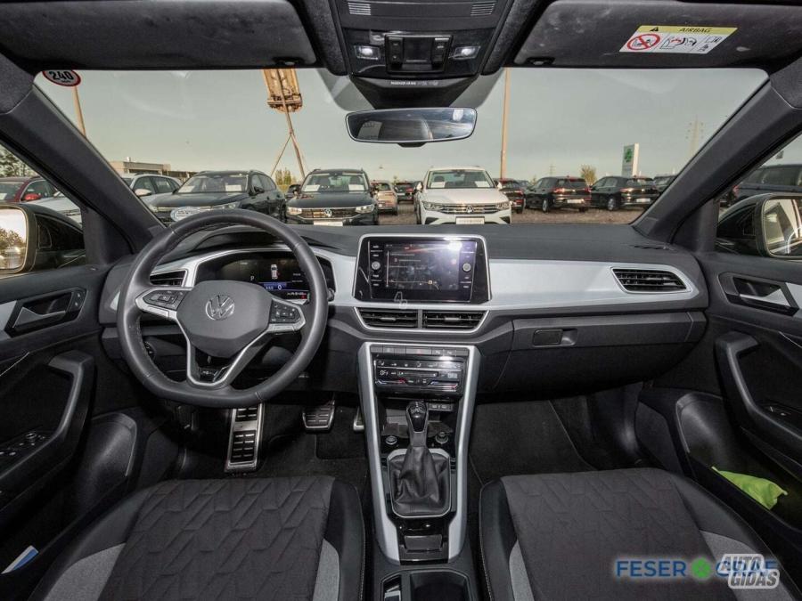 Grey Volkswagen T-Roc 2025 in Kaunas, with an engine capacity of 2.00 L and mileage of 27 thousand km for 32649 €, photo 8 on AUTOMOTO.COM.LV